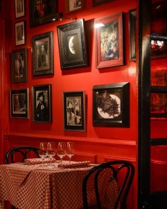 CASTEL | Bars & Clubs | City Guide Paris - De Saint-Germain des prés au ...