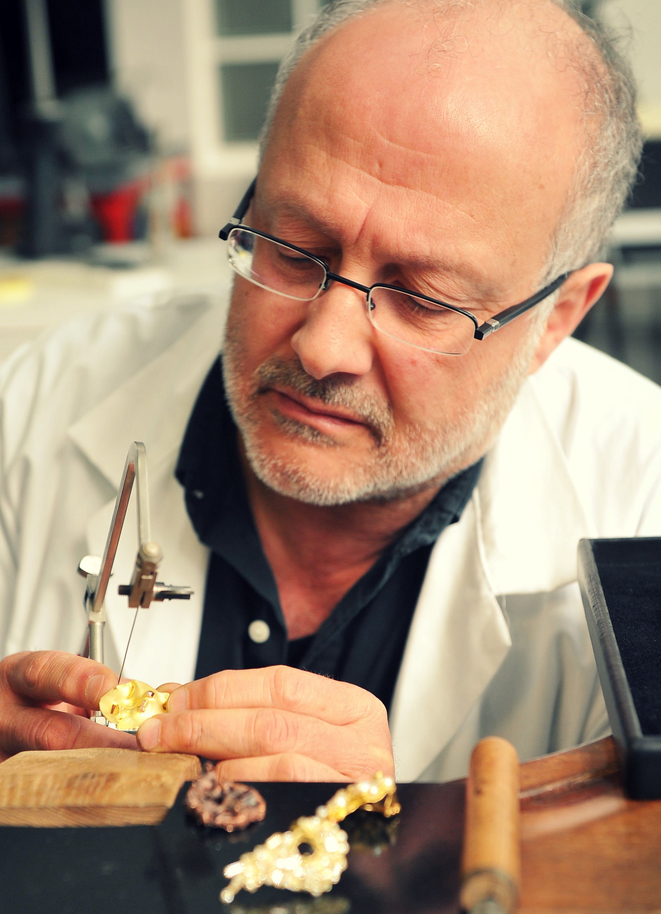 Robert Mazlo | Portraits | City Guide Paris - De Saint-Germain des prés ...
