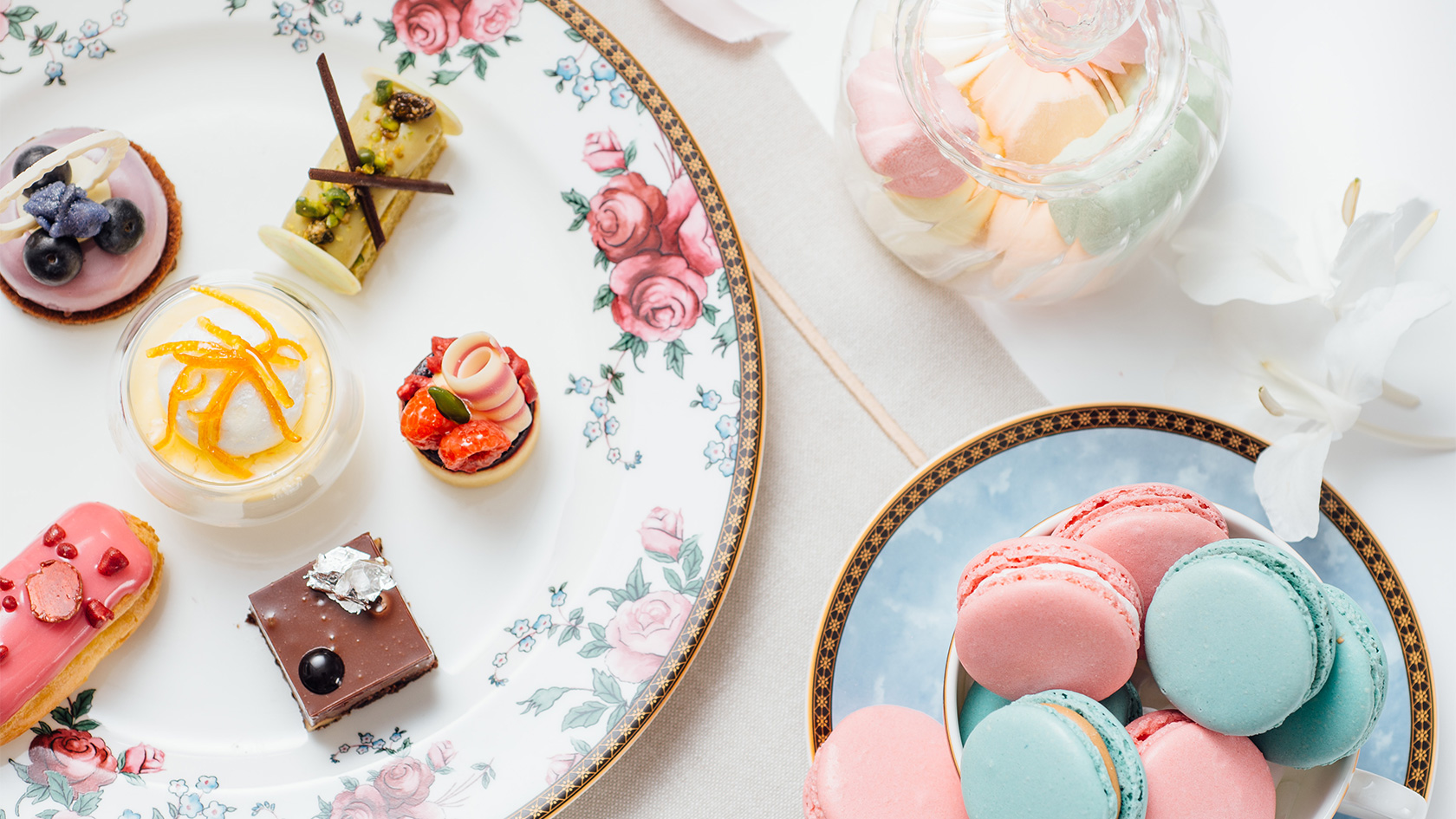LADUREE | Gourmandises | City Guide Paris - De Saint-Germain des prés ...